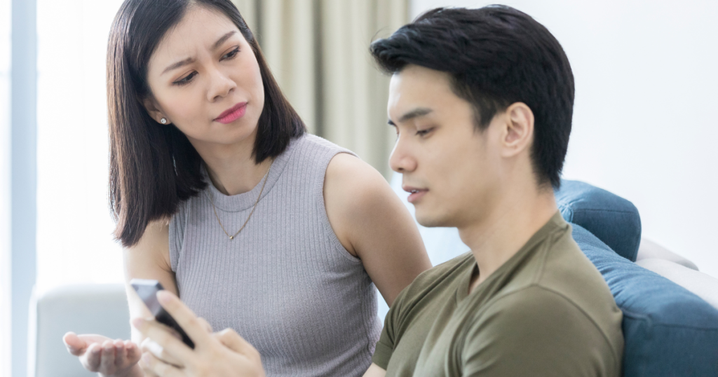 20 Warning Signs of an Uncaring Husband (Don’t Ignore Them)